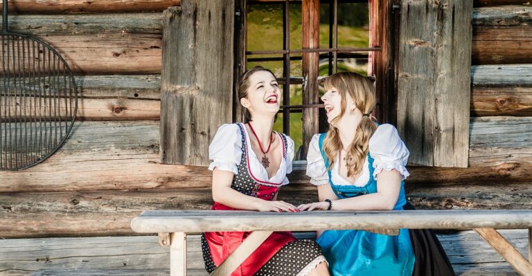 Traditional Swiss clothing: 6 facts to know - Lingoda