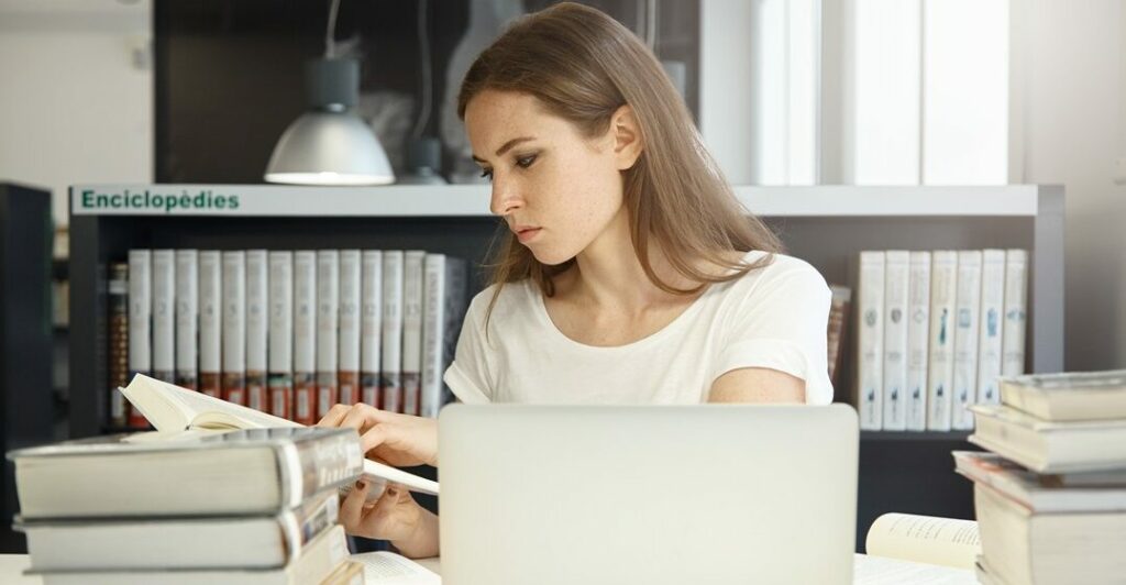 10 best French-English dictionaries to use - Lingoda